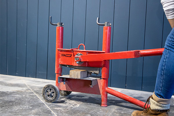 Concrete Block Cutting: Split Face vs Saw Cut